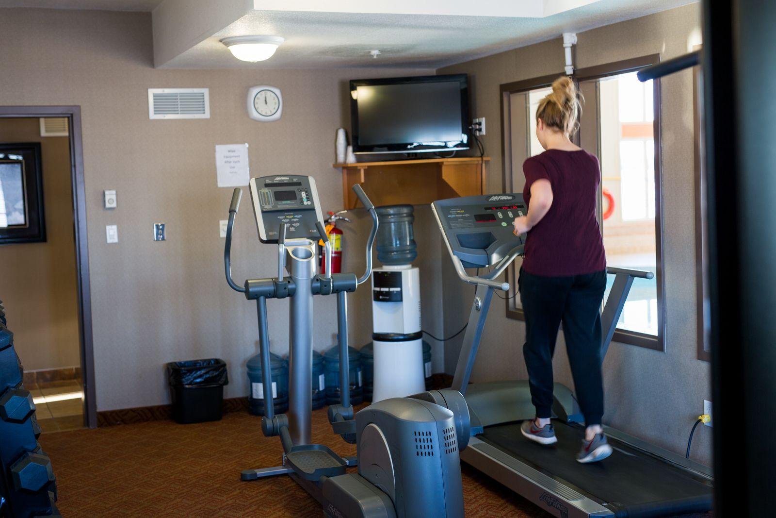 PEAVINE INN AND SUITES HIGH PRAIRIE | ⋆⋆ | CANADA | SEASON DEALS FROM $116