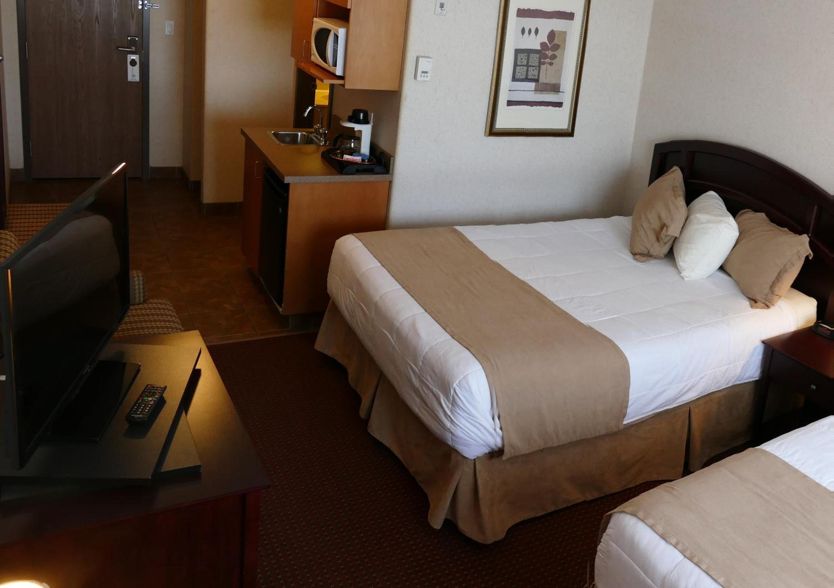 PEAVINE INN AND SUITES HIGH PRAIRIE | ⋆⋆ | CANADA | SEASON DEALS FROM $116